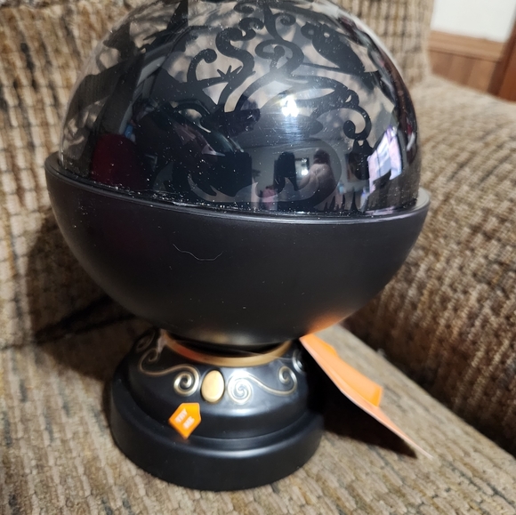 Hyde & EEK! | Holiday | Hyde And Eek Silhouette Witch Sceen Sound ...